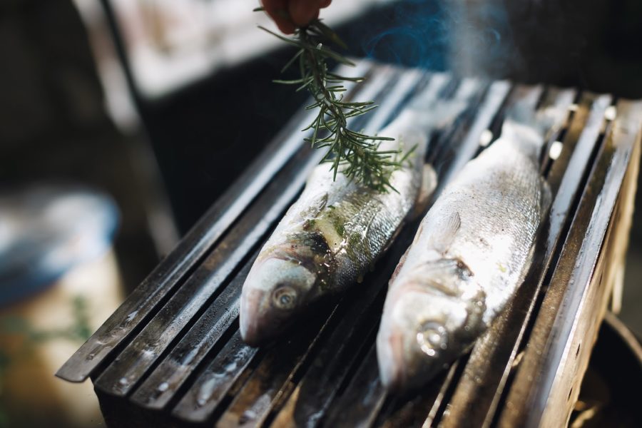 Petkom riba: Brancin s roštilja miriše na godišnji odmor