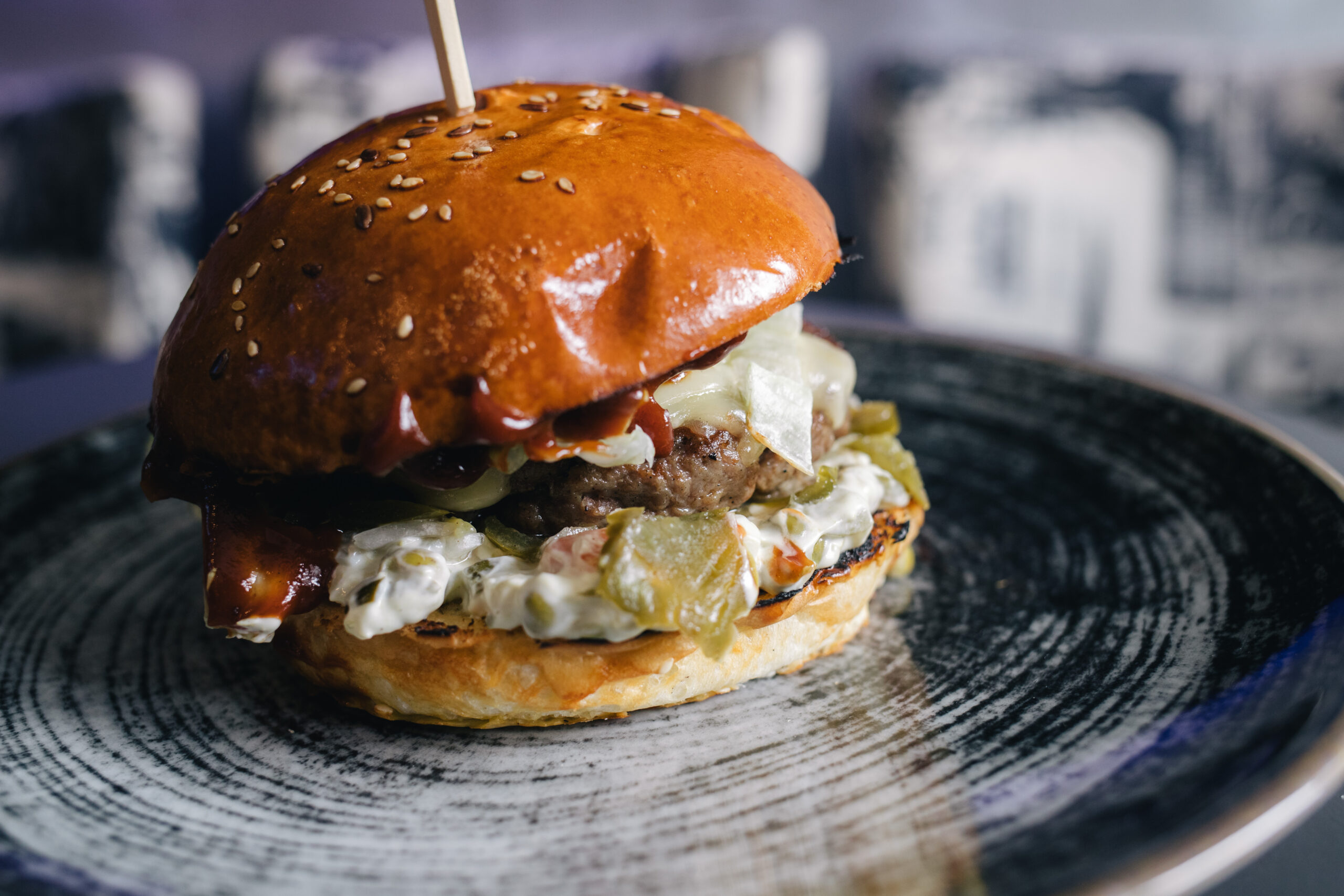 InstaFood: Kajzerica ima novi fast food i burger s francuskom salatom